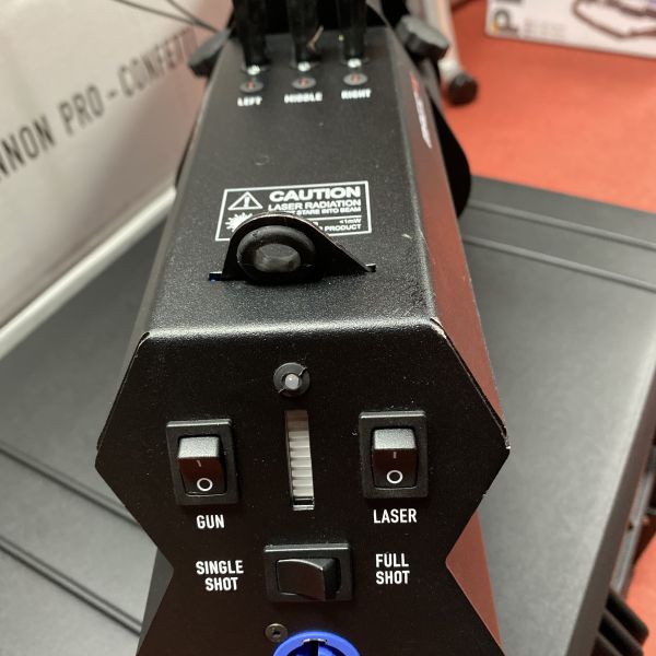 Gun de tir MAGIC FX à confettis avec pointeur laser rouge